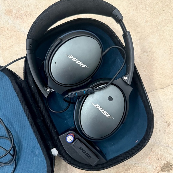 Bose | Headphones | Bose Black Overear Headphones With Padded Ear Cups ...